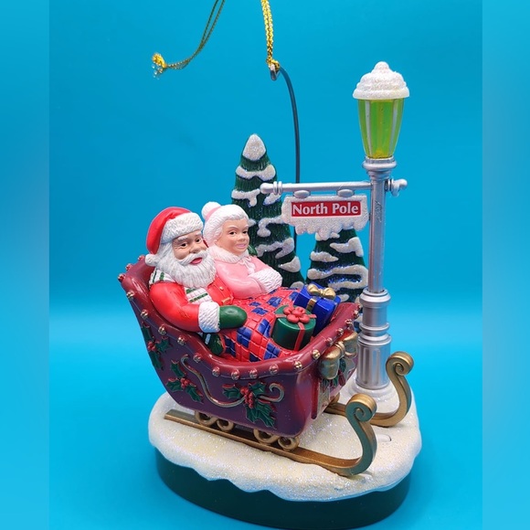 Santa’s Best | Holiday | Signature Musical Ornament Or Centerpiece ...